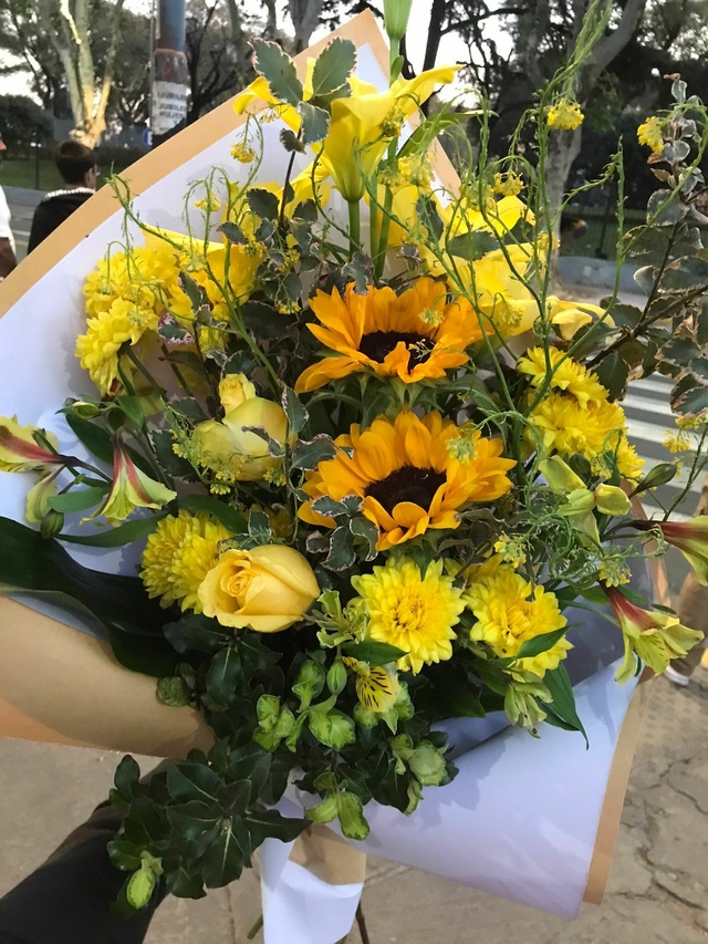 Ramo De Flores Amarillas Ramo Floricienta "flores Amarillas" Flores